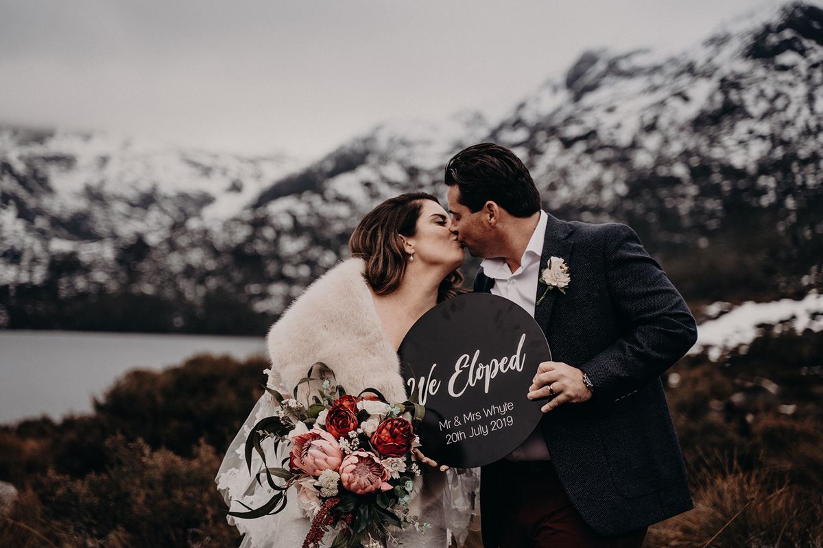 How Much Does A Wedding Photographer Cost Easy Weddings How Much Does A Wedding Photographer Cost Easy Weddings